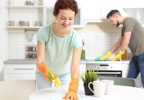 Here’s a structured guide on how to maintain daily home hygiene.